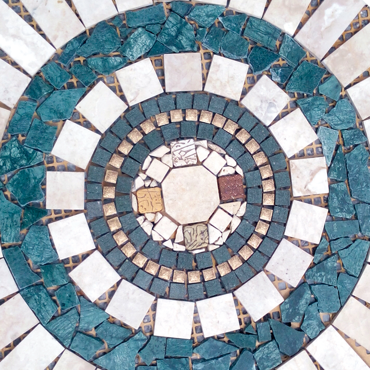 Rosone tondo 90x90 in travertino burattato VULCANO